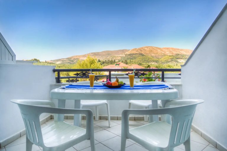 George & Dawn - Agios Sostis, Zakynthos | Altijd de beste prijs