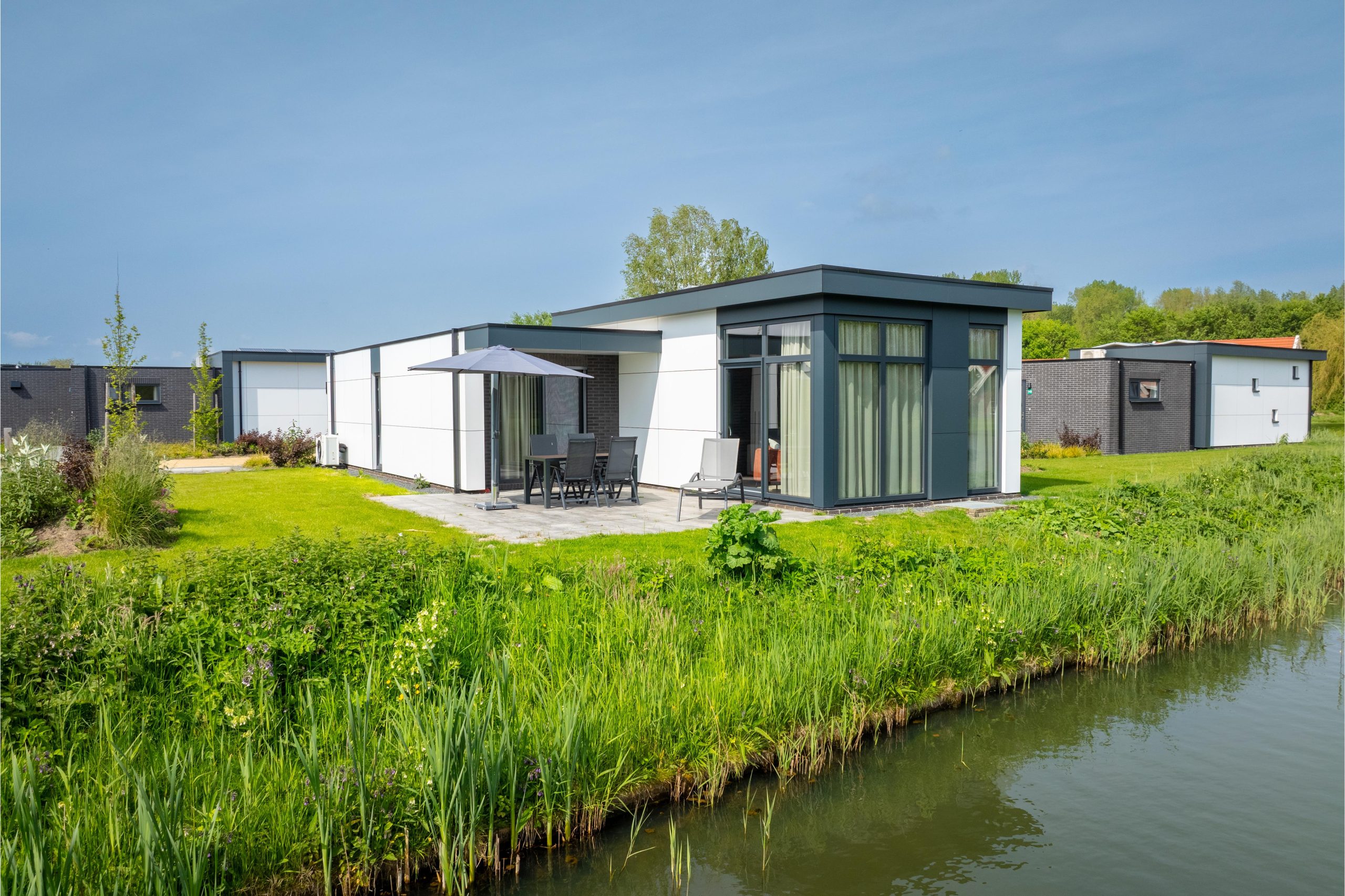 4-persoons wellness bungalow @ Flevoland - Vakantiedealz